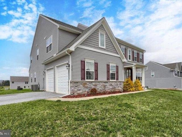 house with 5 bedroom, York PA ES103621865