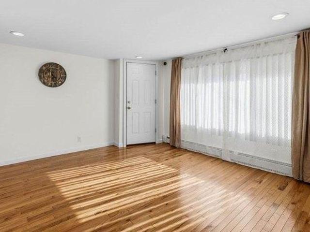 house with 5 bedroom, Acushnet MA ES105095328