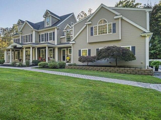 house with 5 bedroom, Abington MA DS102592653