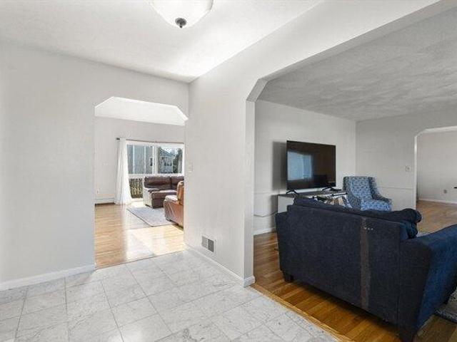 house with 5 bedroom, Abington MA DS103185139