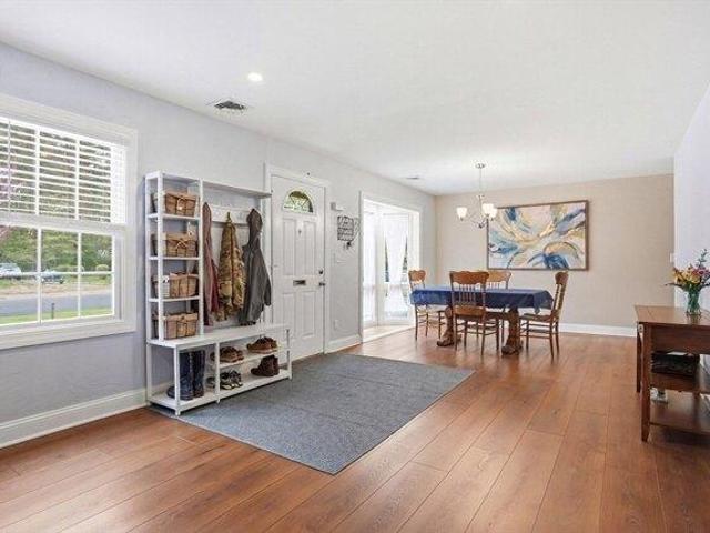 house with 5 bedroom, Abington MA ES103808162