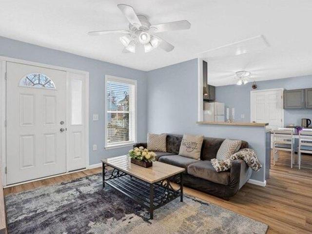 house with 5 bedroom, Agawam MA ES103443358