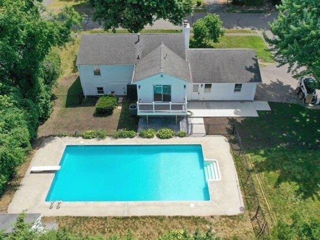 house with 5 bedroom, Agawam MA ES105080310