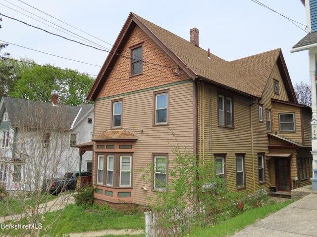 house with 5 bedroom, Adams MA DLS103070590