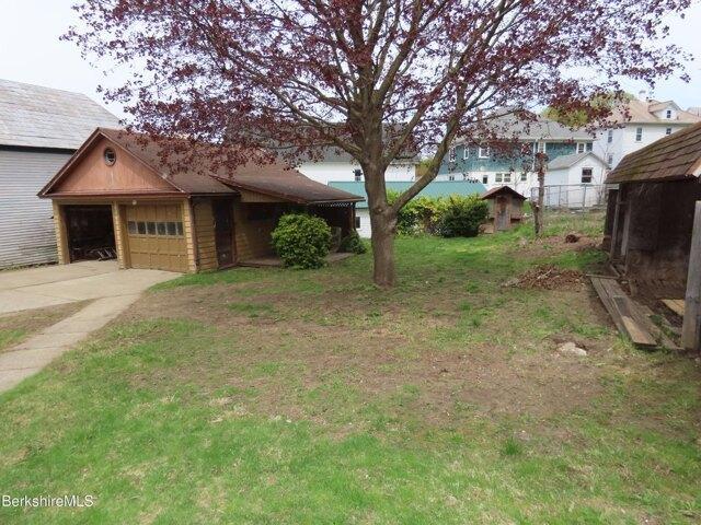 house with 5 bedroom, Adams MA ES103848367