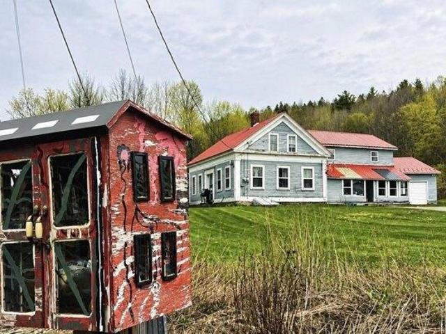 house with 5 bedroom, Albany VT ES104653595