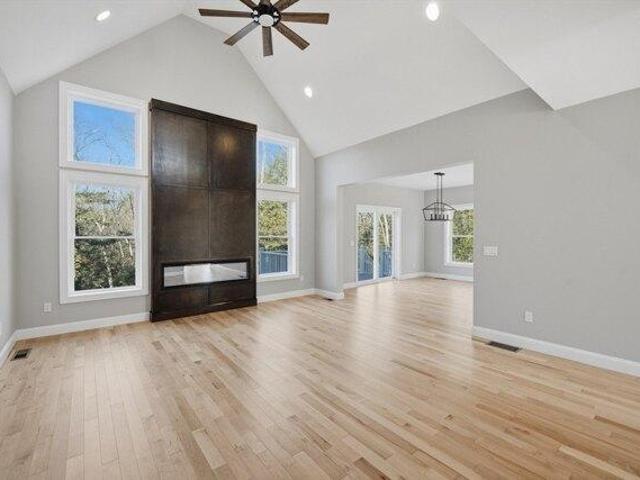 house with 5 bedroom, Amherst MA DS103928077