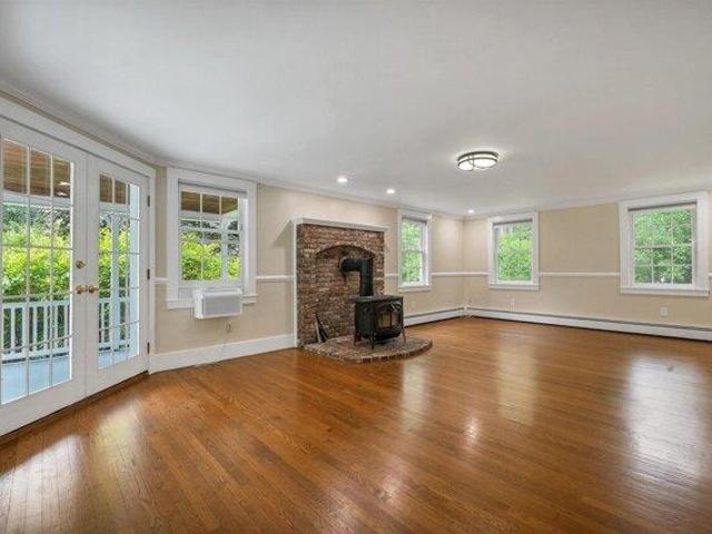 house with 5 bedroom, Amherst NH ES104807760