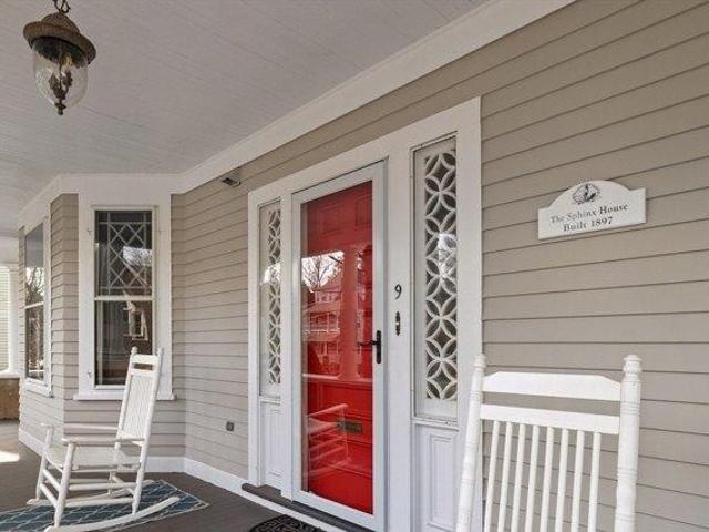 house with 5 bedroom, Andover MA DLS102560588