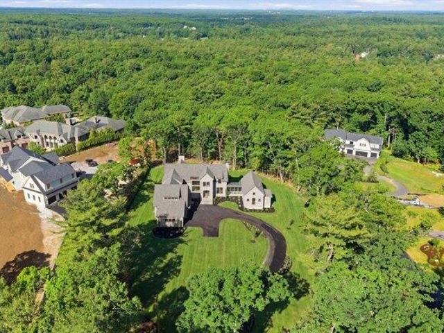 house with 5 bedroom, Andover MA ES104758400