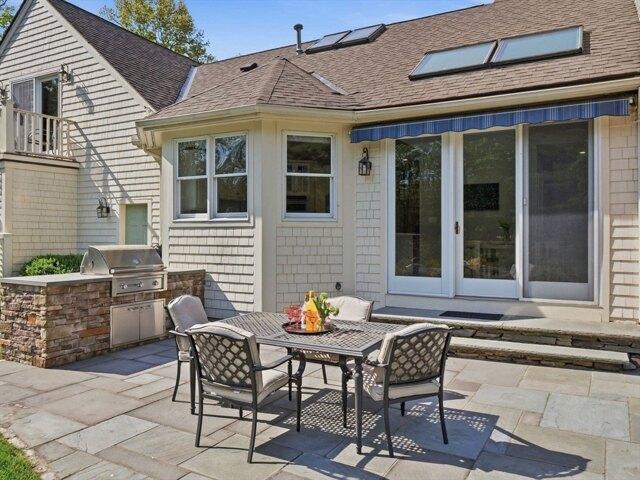house with 5 bedroom, Andover MA ES105095275