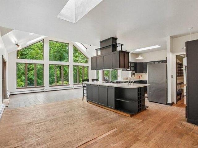 house with 5 bedroom, Ashby MA ES104570112