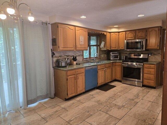 house with 5 bedroom, Ashland MA DS104480650