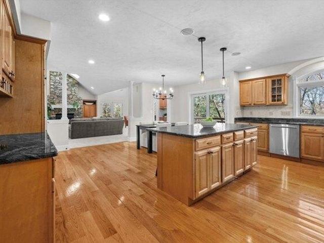 house with 5 bedroom, Ashland MA ES103496187