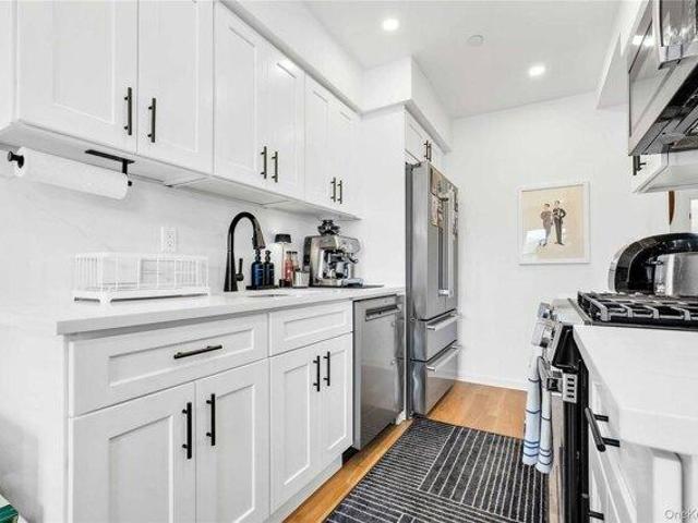 house with 5 bedroom, Astoria NY DLS101746845