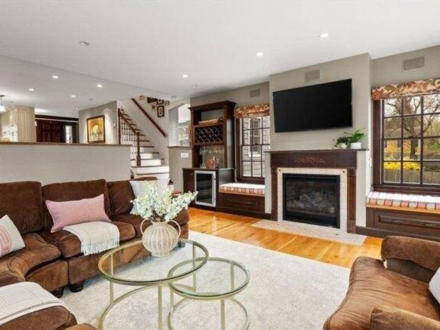 house with 5 bedroom, Arlington MA DLS102595773