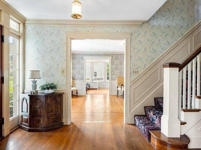 house with 5 bedroom, Arlington MA ES103438407