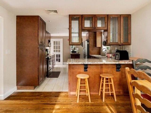 house with 5 bedroom, Arlington MA ES105107706