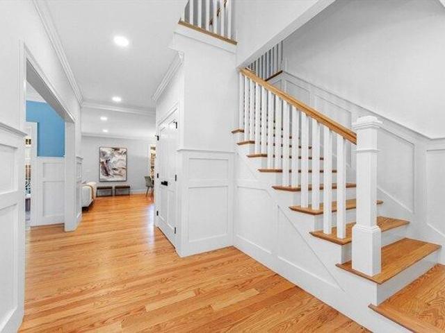 house with 5 bedroom, Arlington MA ES105123945