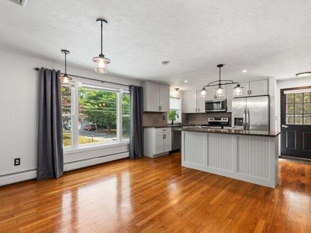 house with 5 bedroom, Attleboro MA DS103849284