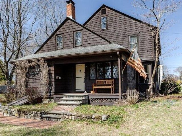house with 5 bedroom, Attleboro MA DS104148951