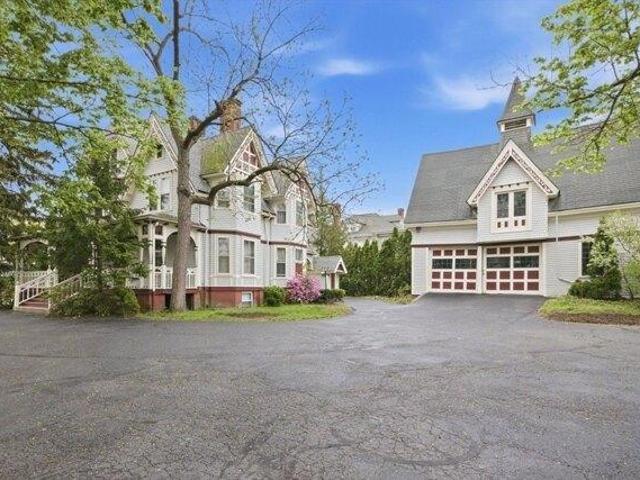 house with 5 bedroom, Attleboro MA ES102825586