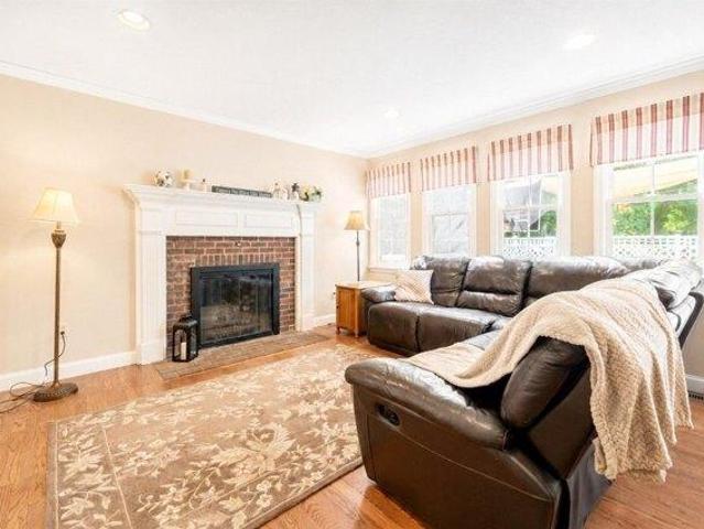 house with 5 bedroom, Attleboro MA ES103431706