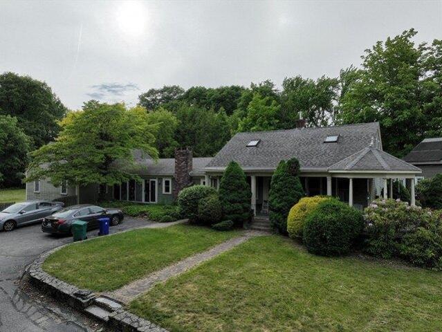 house with 5 bedroom, Attleboro MA ES103851944