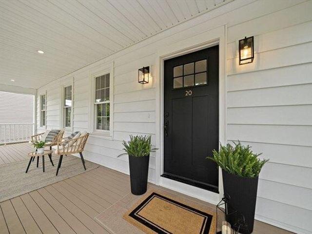 house with 5 bedroom, Attleboro MA ES103128313