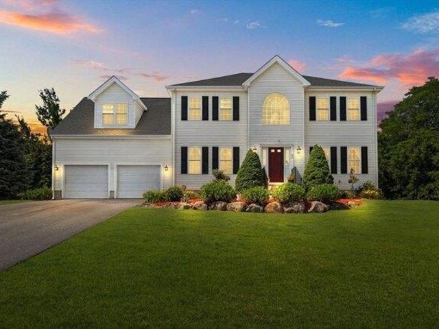 house with 5 bedroom, Attleboro MA ES104569606