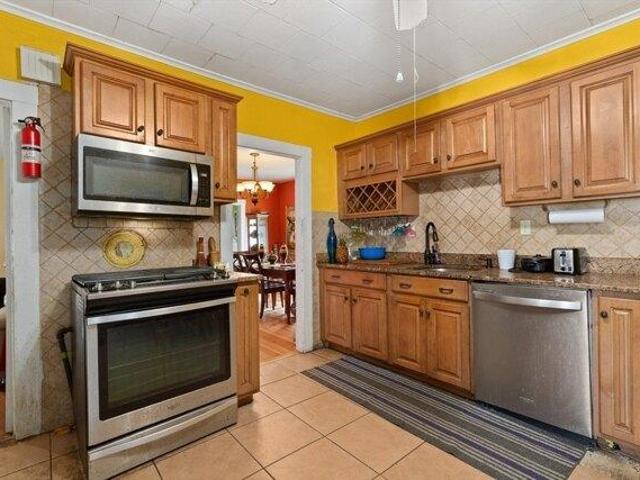 house with 5 bedroom, Avon MA ES104328892