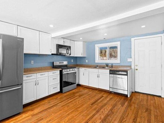 house with 5 bedroom, Avon MA ES104351888