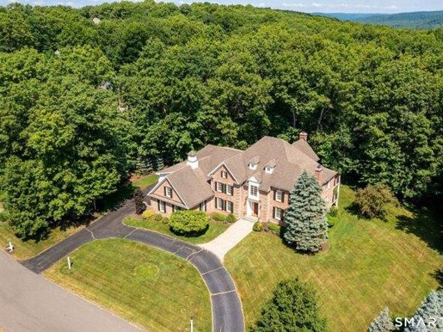 house with 5 bedroom, Avon CT DS104074906