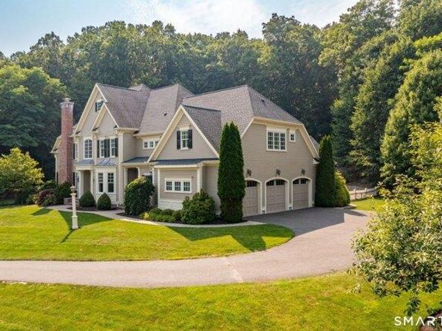 house with 5 bedroom, Avon CT DS104352659