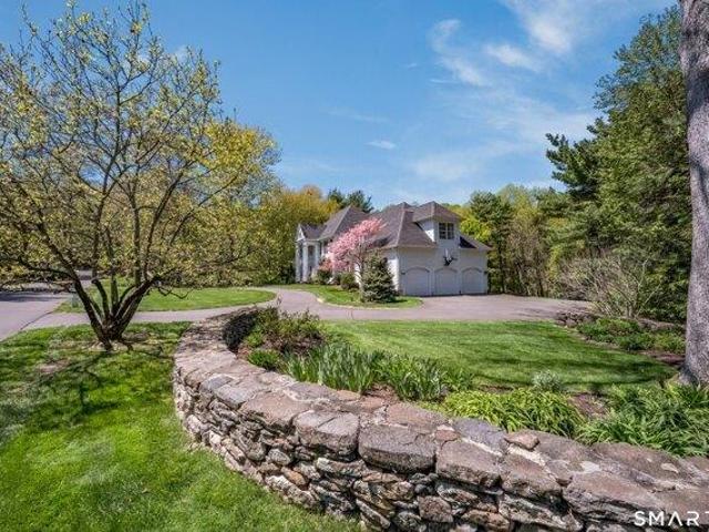 house with 5 bedroom, Avon CT DS102560025