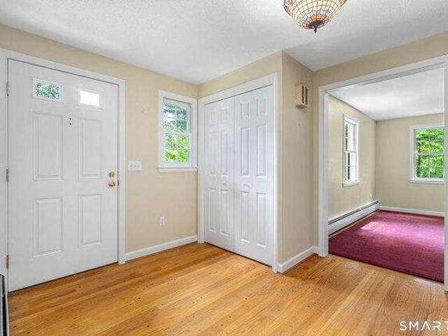 house with 5 bedroom, Avon CT ES104150947