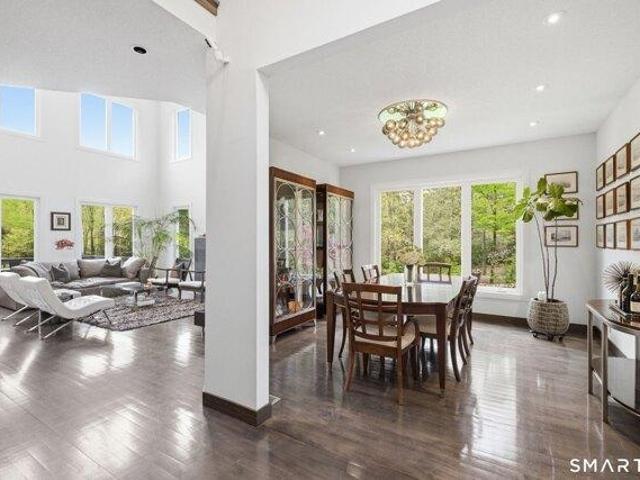 house with 5 bedroom, Avon CT ES104607352