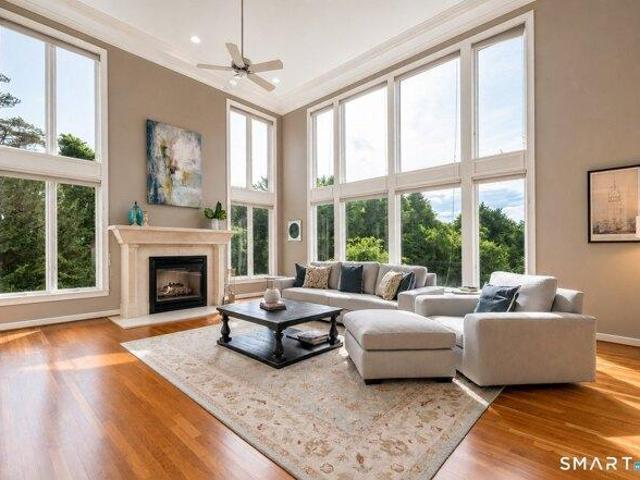 house with 5 bedroom, Avon CT ES105125723