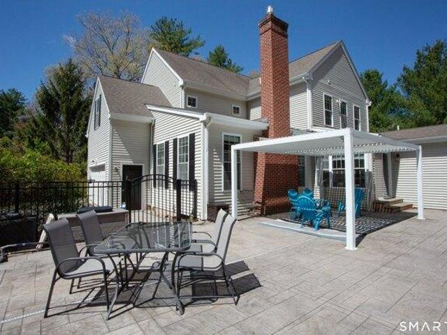 house with 5 bedroom, Avon CT ES103967706