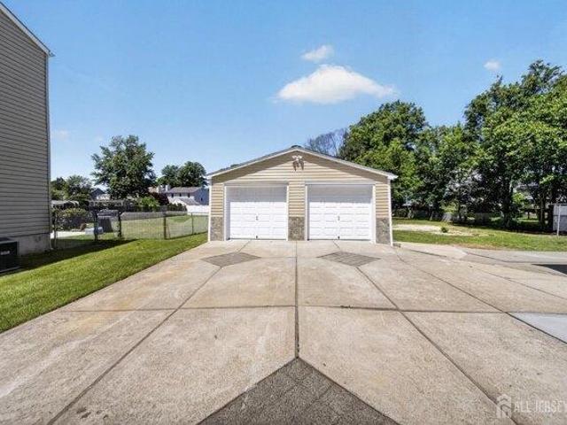 house with 5 bedroom, Avenel NJ ES104903482