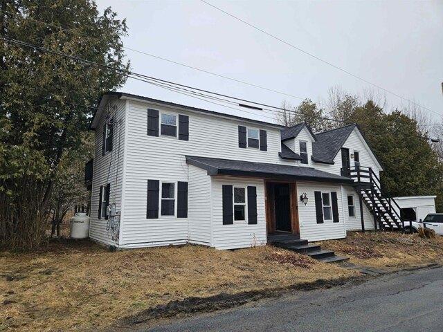 house with 5 bedroom, Barre VT DLS102446511