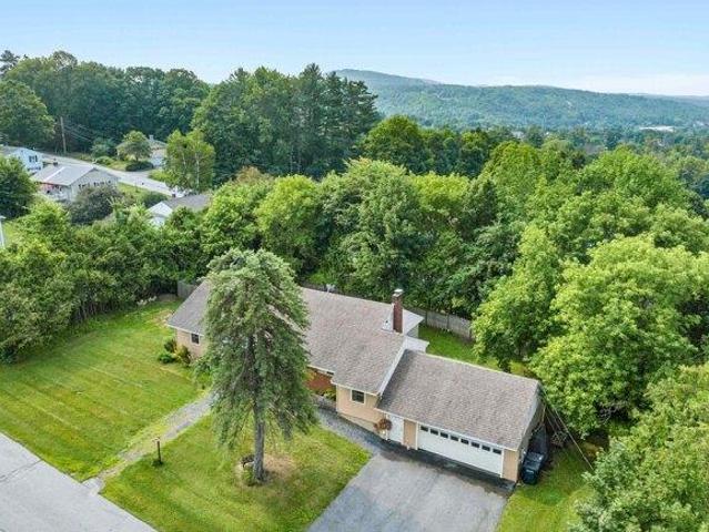house with 5 bedroom, Barre VT ES104946705