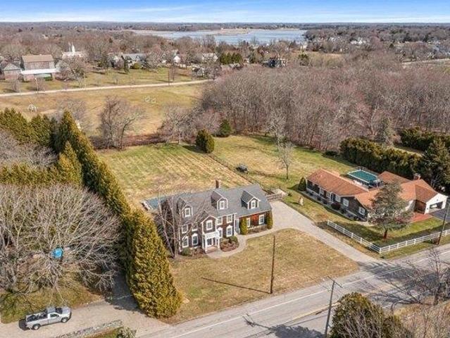 house with 5 bedroom, Barrington RI DLS102315634