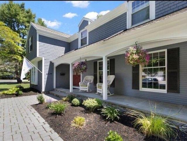 house with 5 bedroom, Barrington RI ES103250649