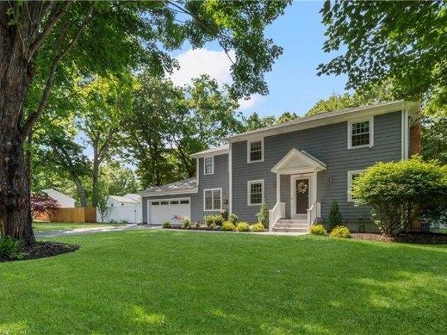 house with 5 bedroom, Barrington RI ES103664540