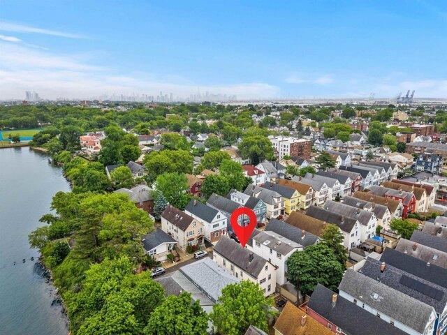house with 5 bedroom, Bayonne NJ ES104478982