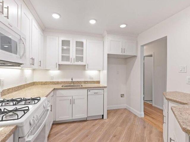 house with 5 bedroom, Bayonne NJ ES104480673
