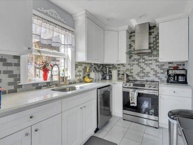 house with 5 bedroom, Bayonne NJ ES102825274