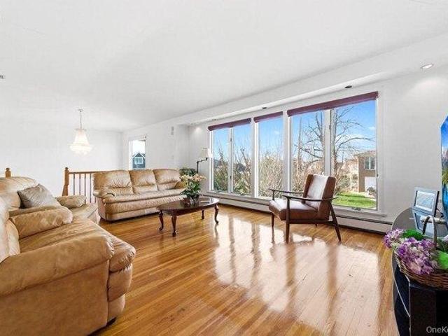 house with 5 bedroom, Bayside NY DLS101800857