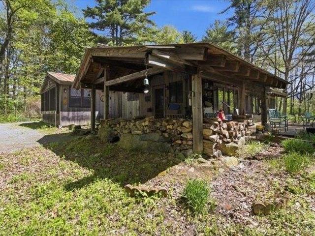 house with 5 bedroom, Bennington VT ES104115877